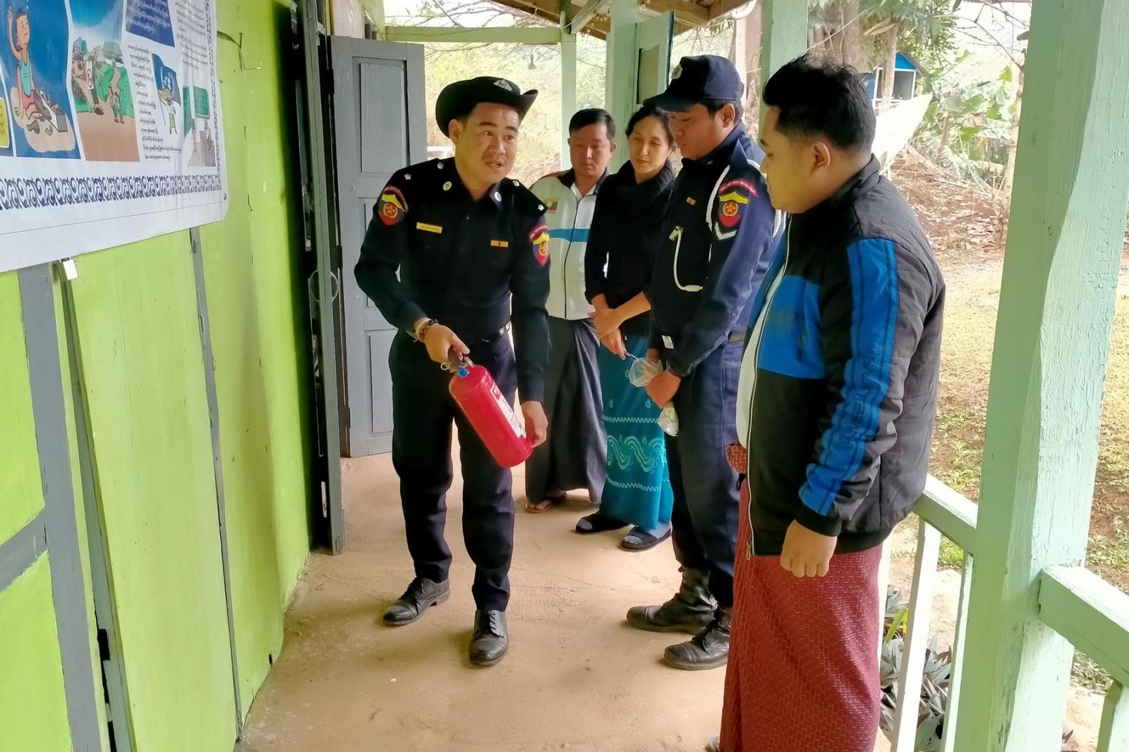 မိုင်းယုမြို့ ပြန်ကြားရေးနှင့်ပြည်သူ့ဆက်ဆံရေးဦးစီးဌာနရုံး၌ မီးဘေးလုံခ